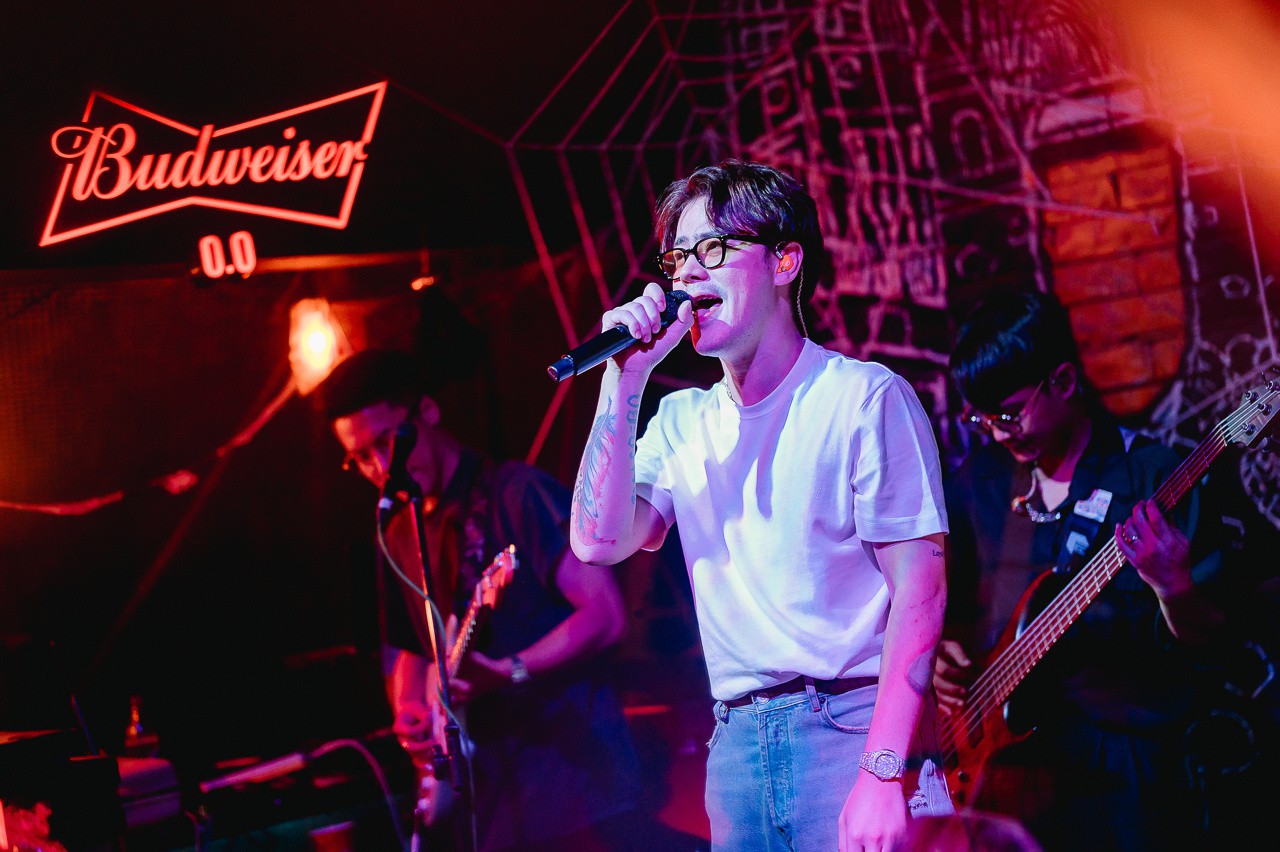 ภาพบรรยากาศคอนเสิร์ต Anthony Wei x Mild Concert ที่ Old Dirty | Siam2nite