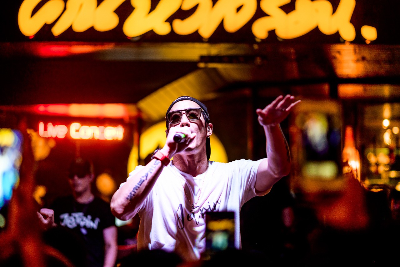 J Jetrin at Fullmoon Terrace | Siam2nite