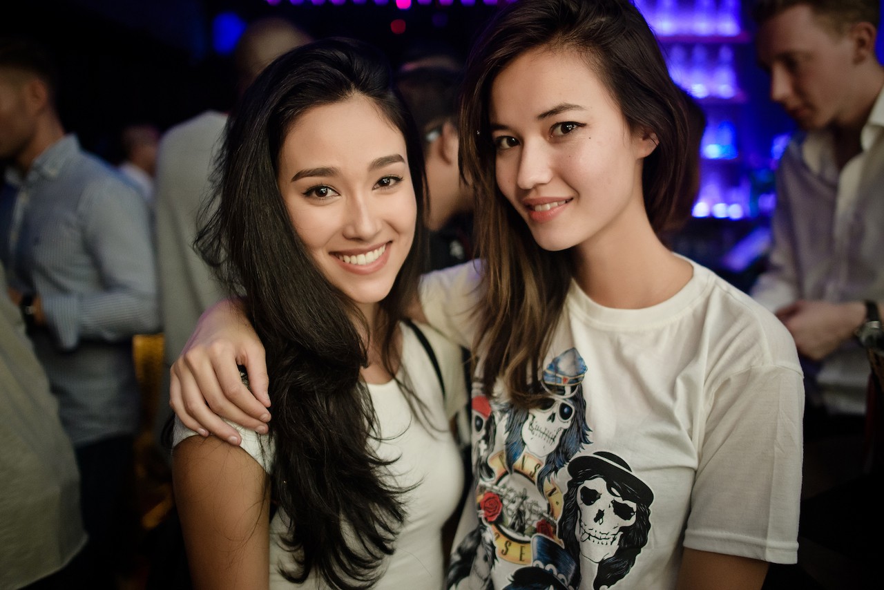 Flash Fridays pres. DJ Suren (CLV SG) at CE LA VI Bangkok | Siam2nite