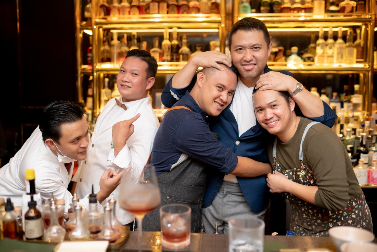 Bar Takeover By Mel Chavez & Eduardo Zamora at Firefly | Siam2nite