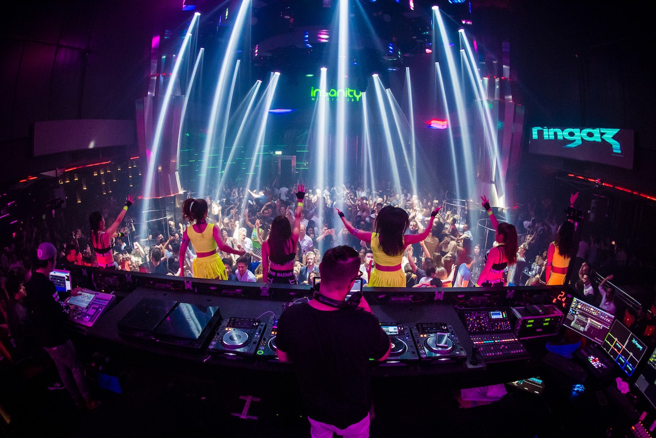 DJ Fingaz at Insanity Nightclub | Siam2nite