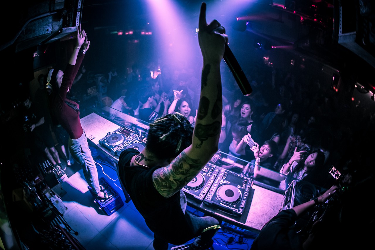 DJ Roxy June at Warmup Cafe Chiangmai | Siam2nite