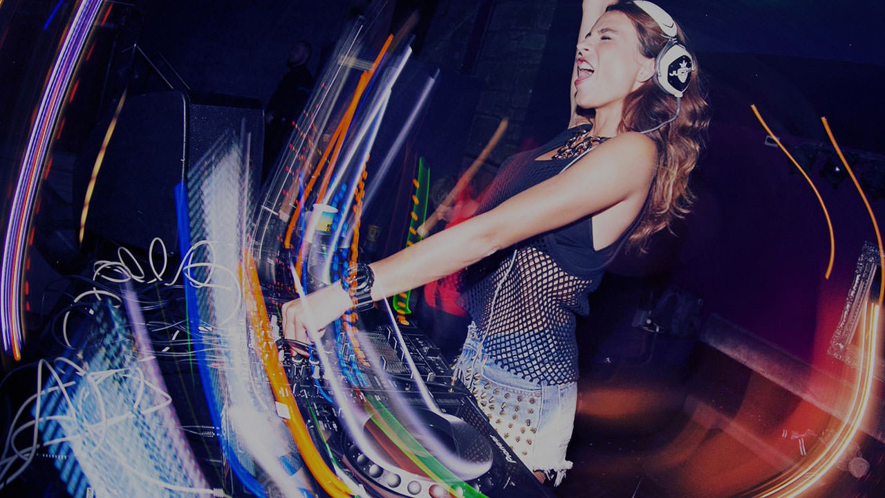 Exclusive Interview with DJ Juicy M | Siam2nite