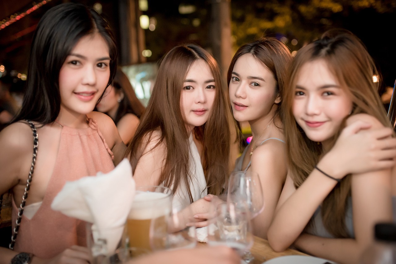 Thay Ekamai 1st Anniversary Party | Siam2nite