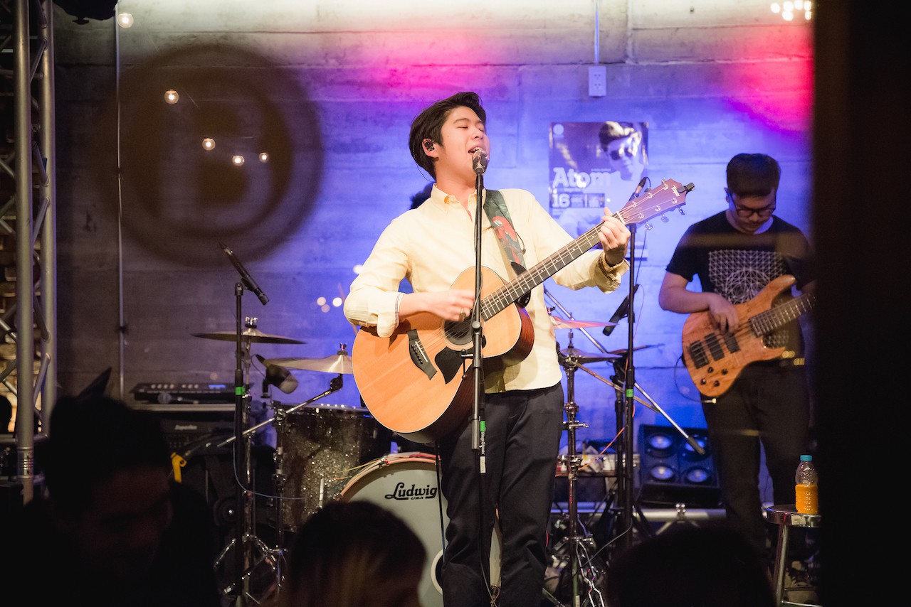 Atom Live Concert at Begin Bar & Bistro | Siam2nite