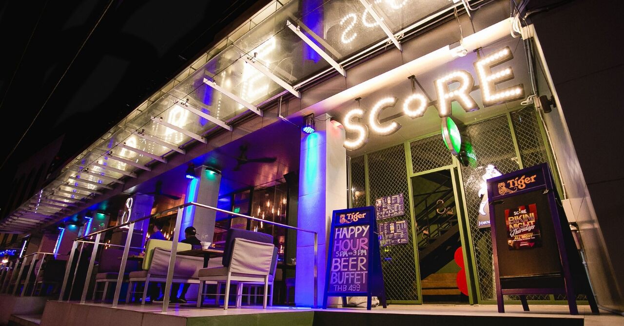 Score Bar บาร์ที่สามารถเล่นเกม ดูบอล แข่งกินไก่ทอด และปาร์ตี้ไปพร้อมกัน ...