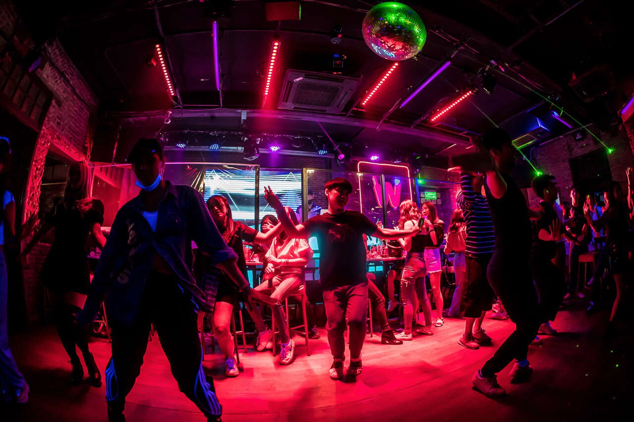 K-Pop Night at Wine Bridge | Siam2nite