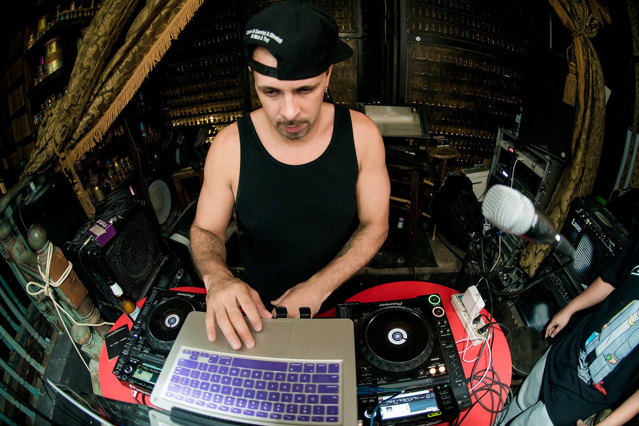 Tony Touch at The Iron Fairies, Sukhumvit Soi 55 | Siam2nite