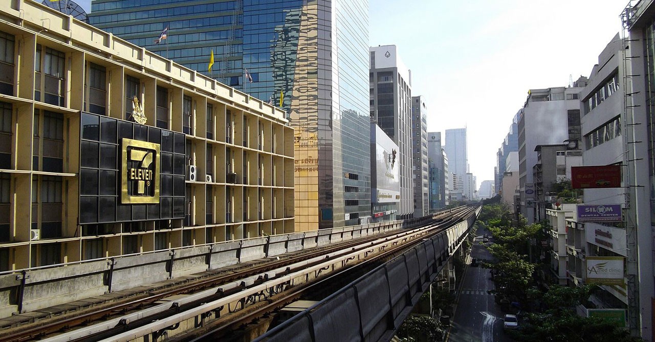 Train Station Stroll: What to do around BTS Ari Station? | Siam2nite