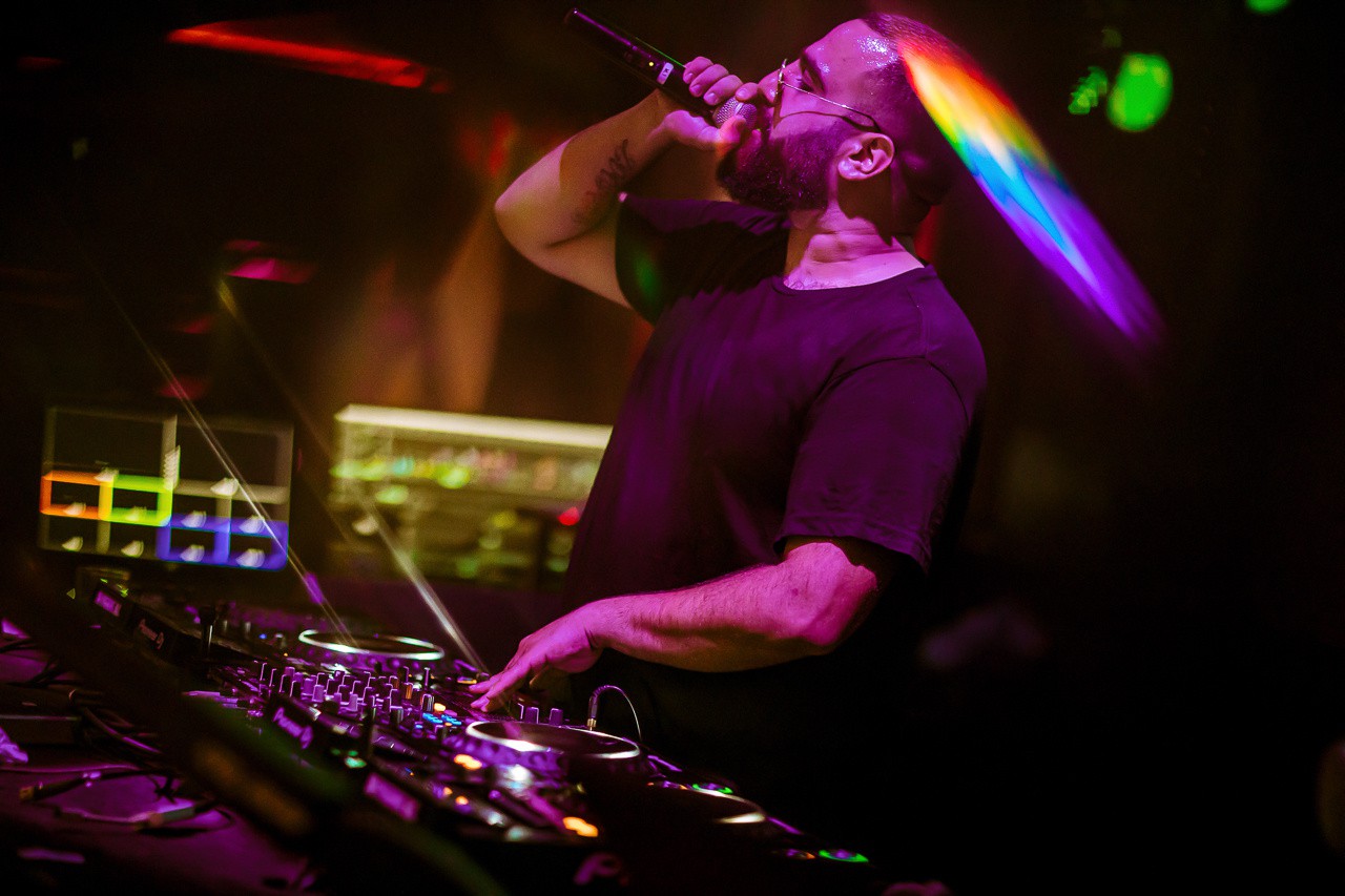 Loopers at Insanity Nightclub | Siam2nite