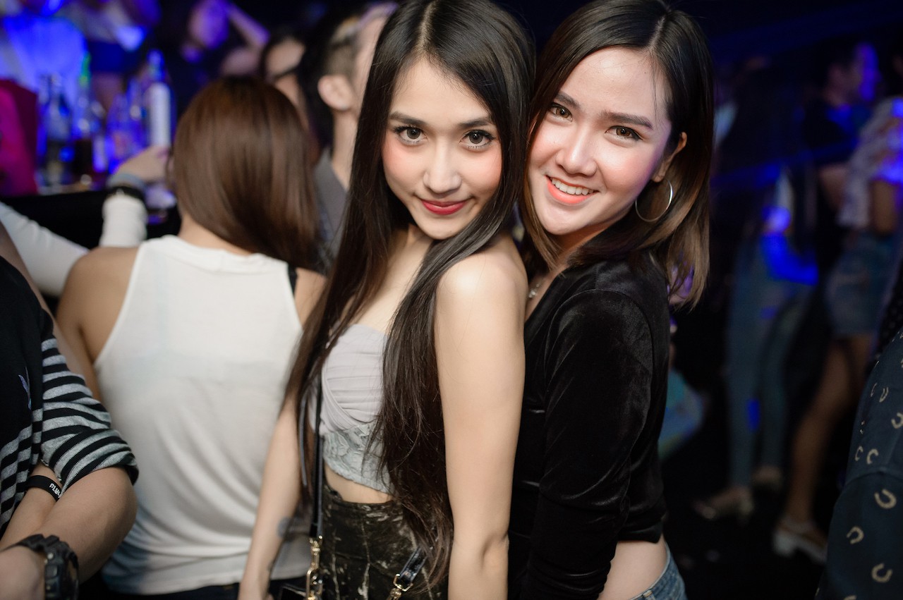 Saturday Night at Creek Club, Liab Tang Duan Ramindra | Siam2nite