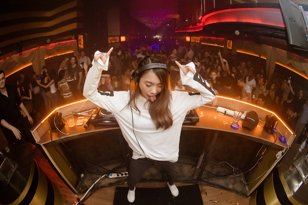 DJ TINC Live at Levels Club, Sulhumvit Soi 11 | Siam2nite