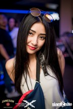 Khan Thaitanium at Maddox House | Siam2nite