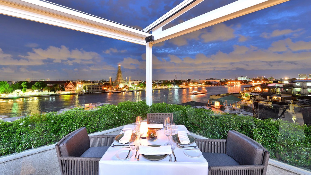 Above Riva Rooftop Bar - Bar (Phra Nakhon, Bangkok) | Siam2nite