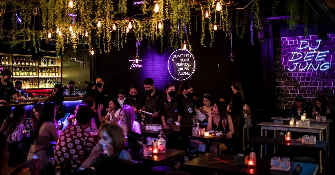 Terra Thonglor 10 - บาร์ (เอกมัย - ทองหล่อ, กรุงเทพ) | Siam2nite