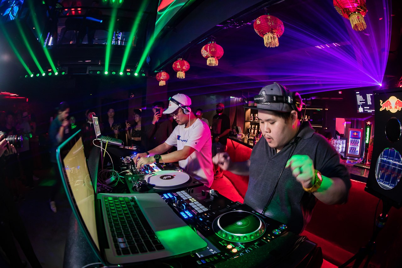 Red Monday at Penta | Siam2nite