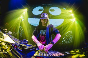 Naeleck at Insanity Nightclub | Siam2nite