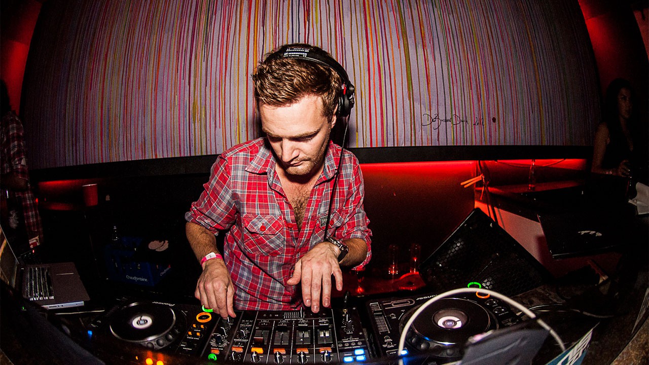 Exclusive Interview with DJ Neon | Siam2nite