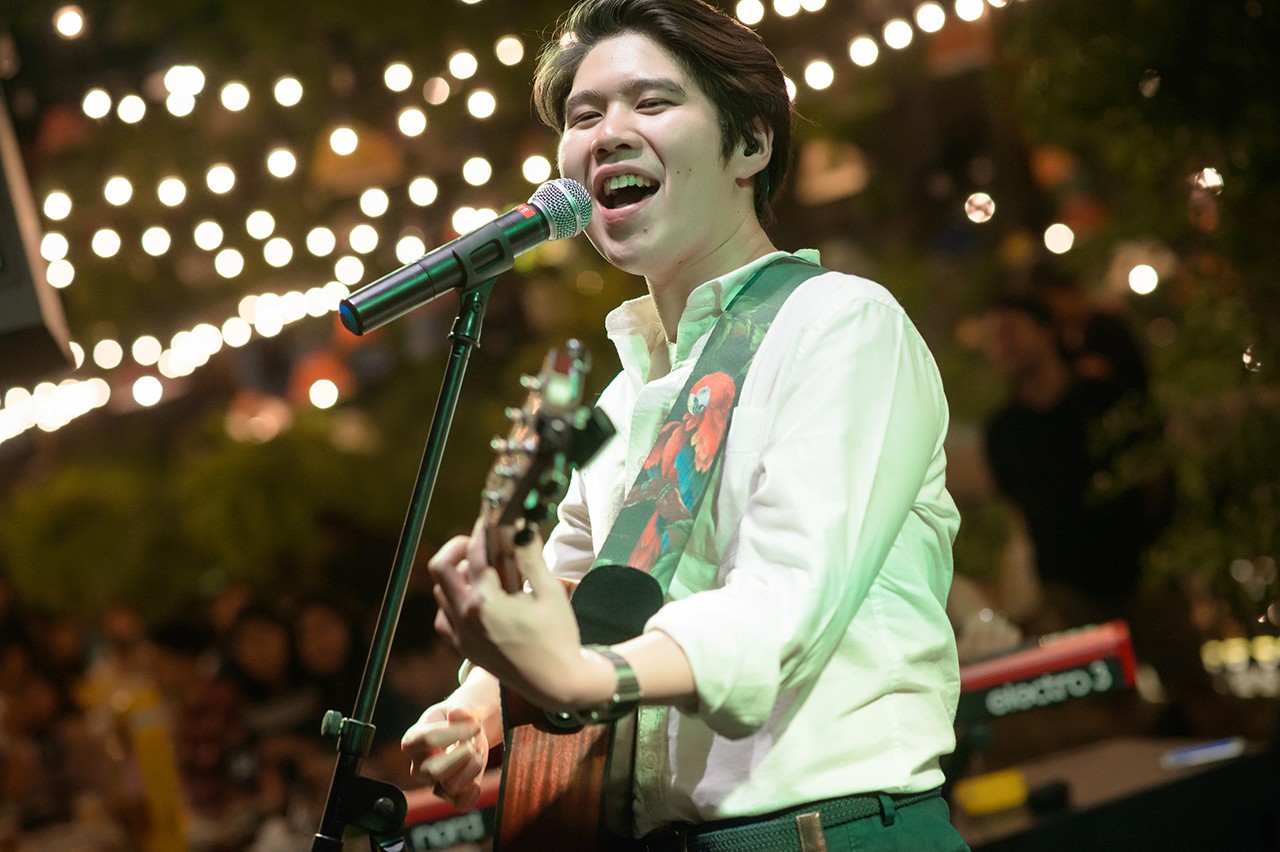 Atom Live Concert at V24 Chaengwattana | Siam2nite