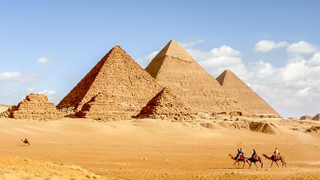 รวม 30 'Virtual Background' สนุกๆ ที่ชาว WFH ต้องโหลดเก็บไว้ใช้ ...