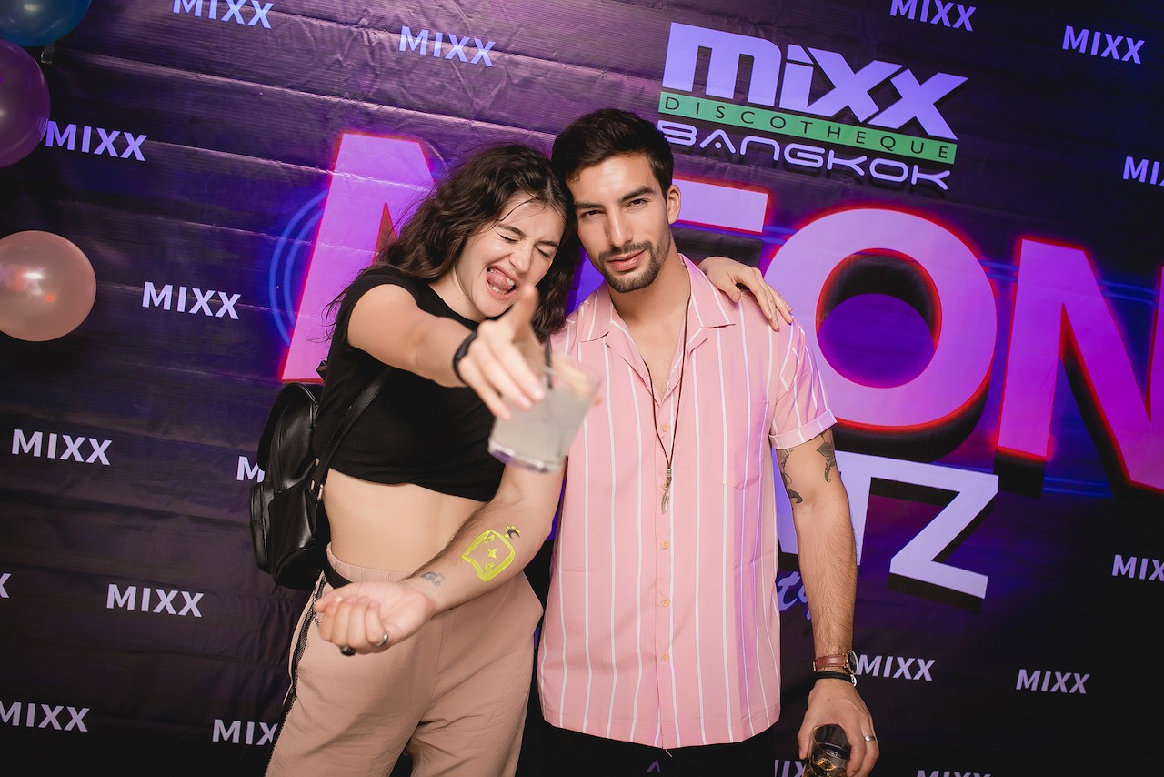 Neon BeatZ Party at MIXX Bangkok | Siam2nite