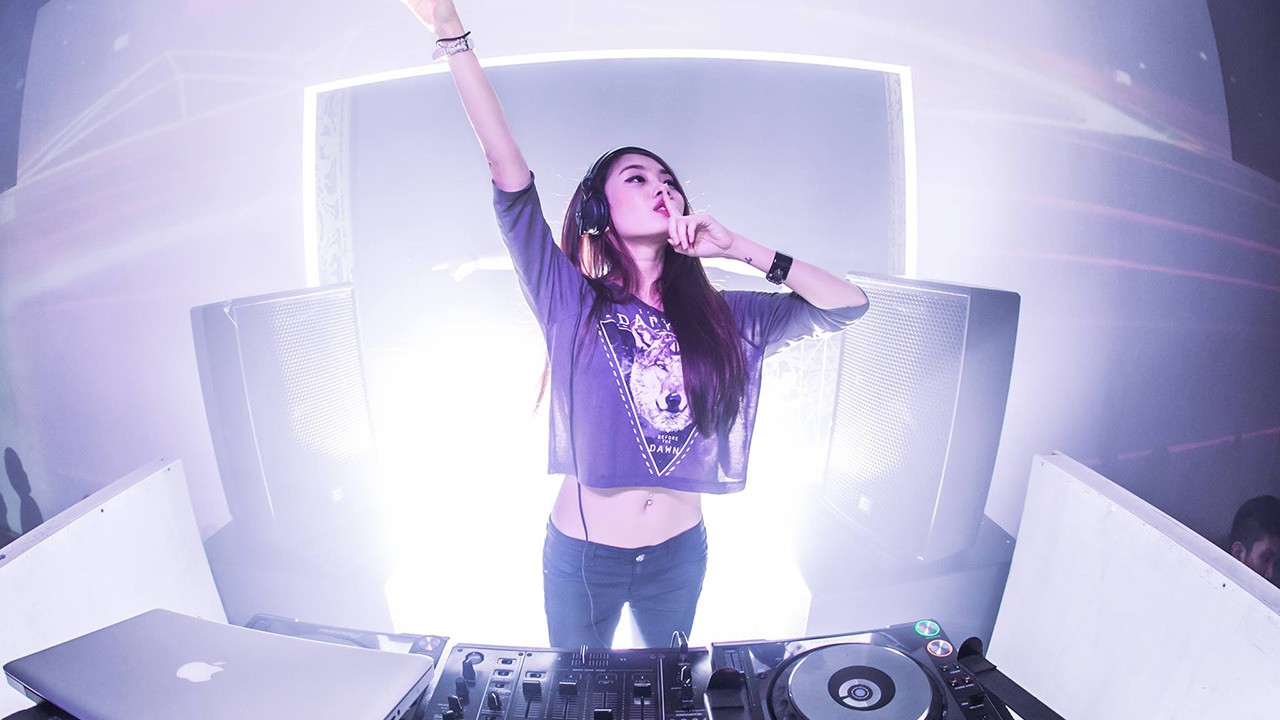 Exclusive Interview with DJ TINC | Siam2nite