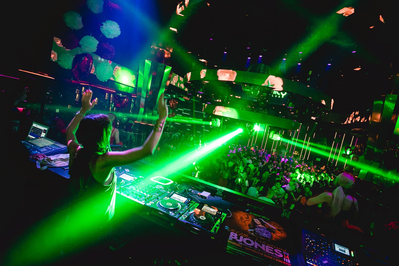 B My Valentines with B Jones at Insanity Nightclub | Siam2nite