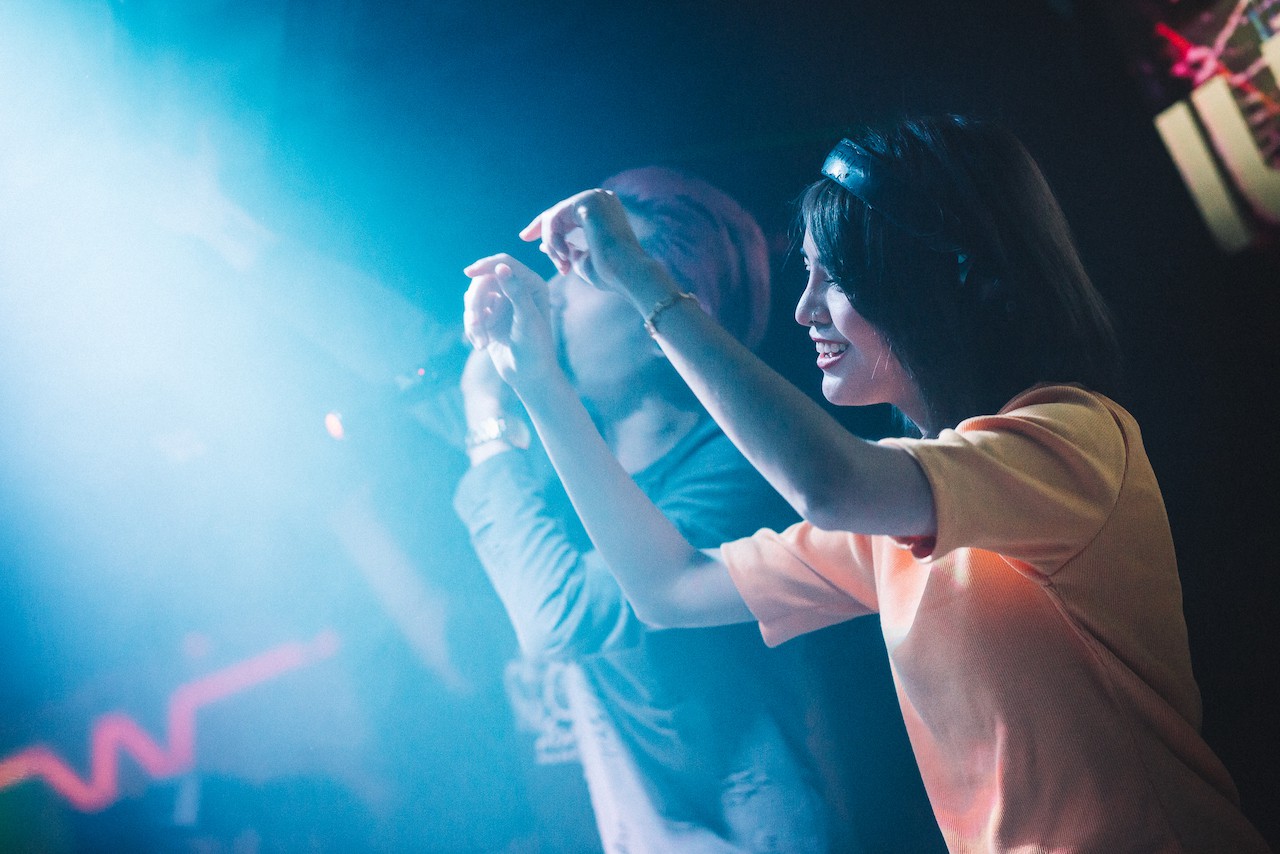 Dj Queen Nara & Mc Yuuki Live At Warmup Cafe Chiang Mai | Siam2nite