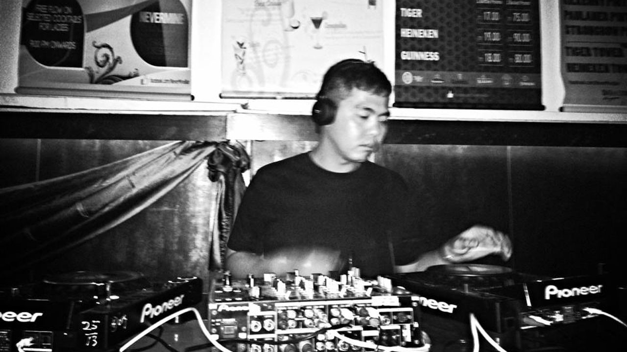 Exclusive Interview with DJ Dezz | Siam2nite