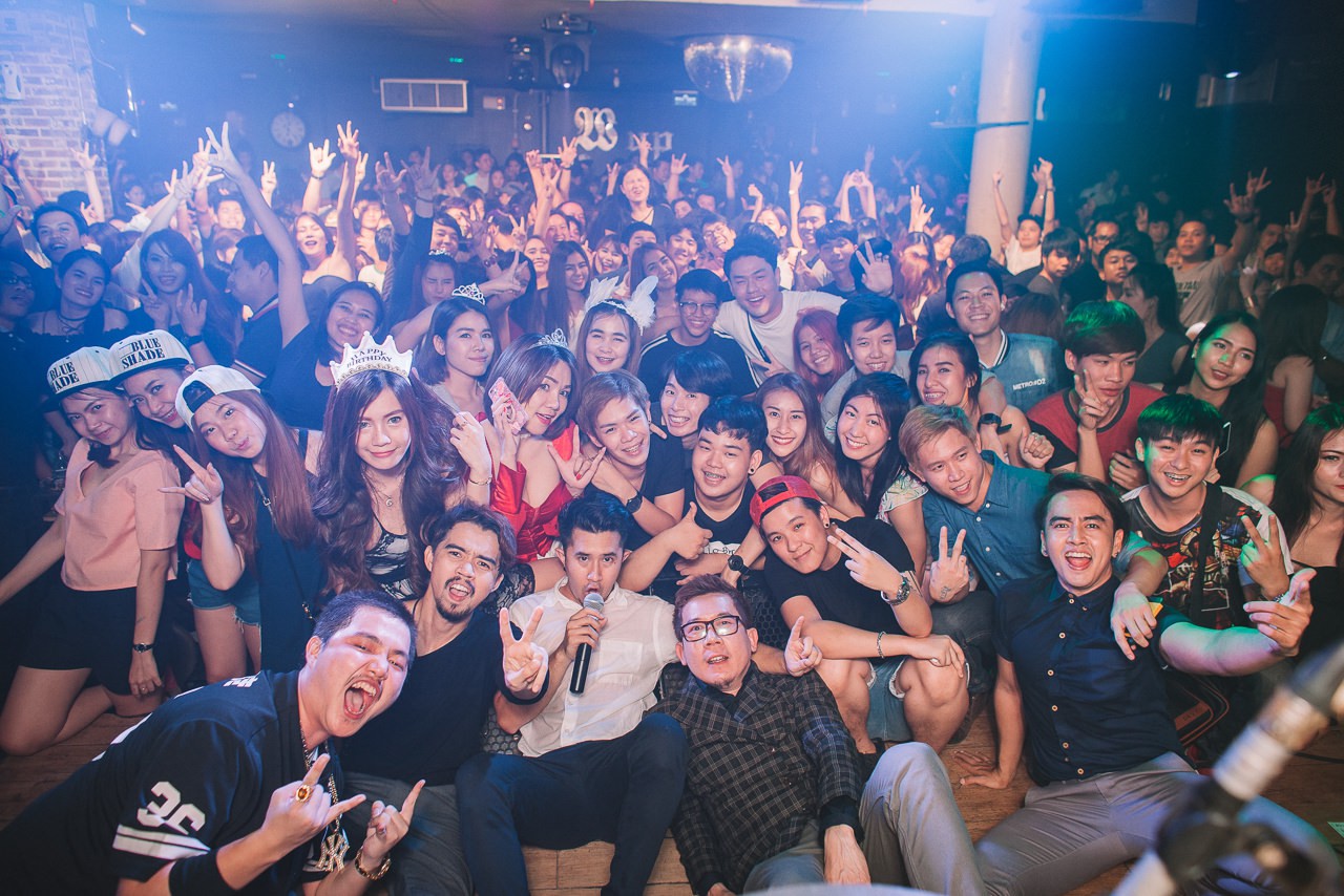 Blue Shade Live At Warmup Cafe Chiang Mai | Siam2nite