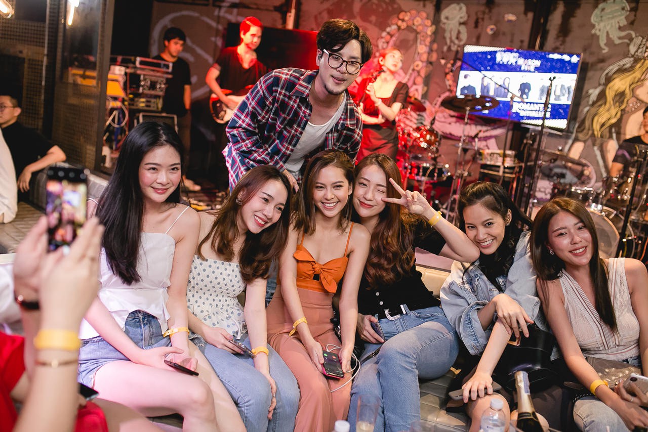 Romantic Interlude: Tom Issara x Season Five at Pirate Arena | Siam2nite