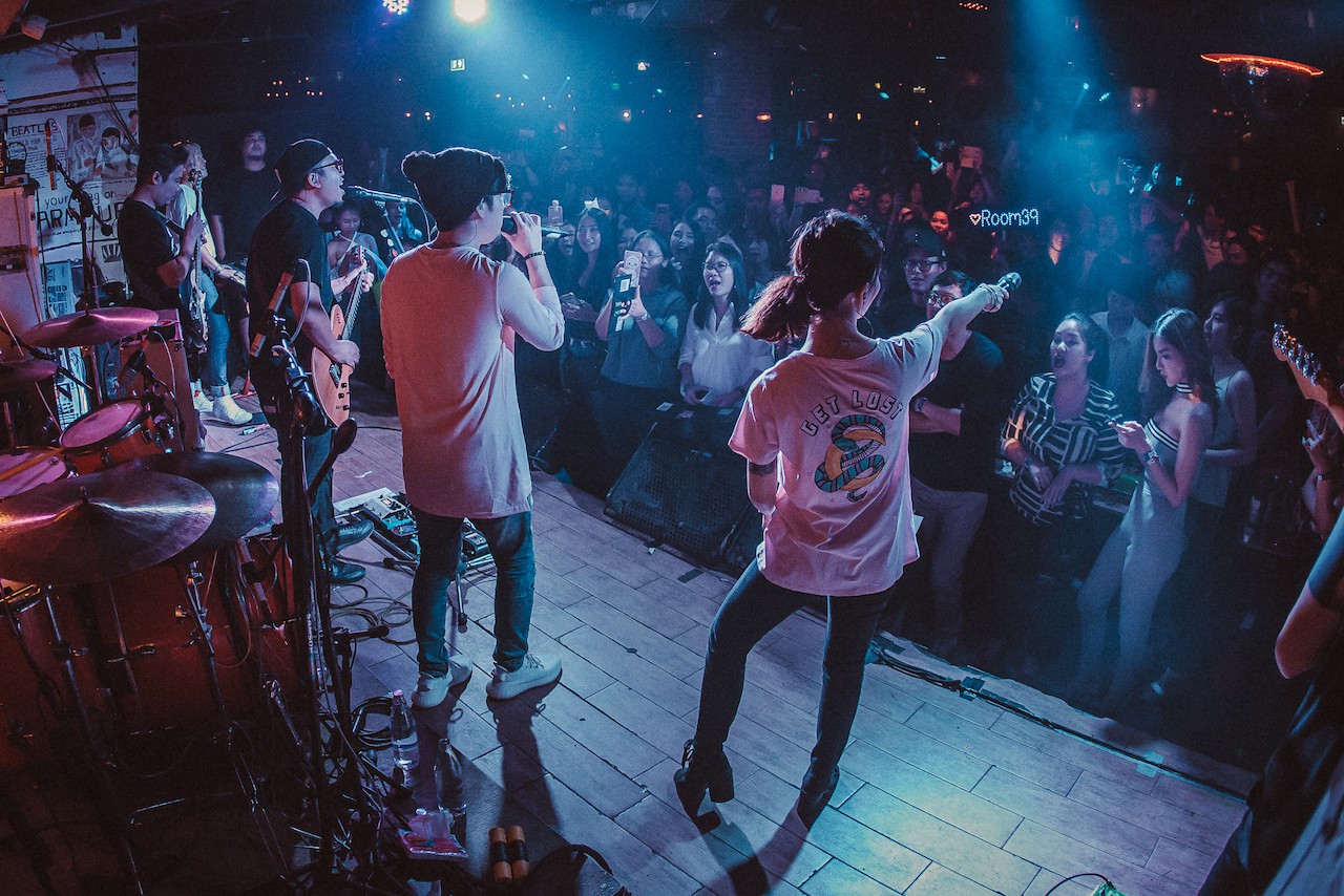 Room 39 at Warmup Cafe Chiang Mai | Siam2nite